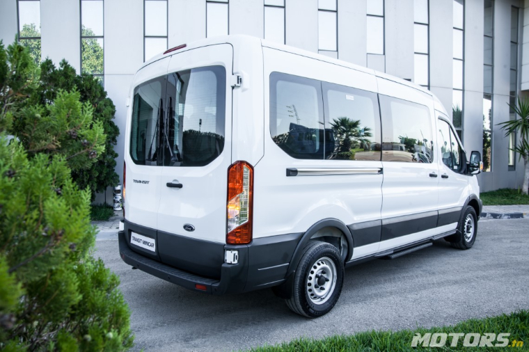 Présentation du Ford Transit Minibus 15 places - Motors.tn